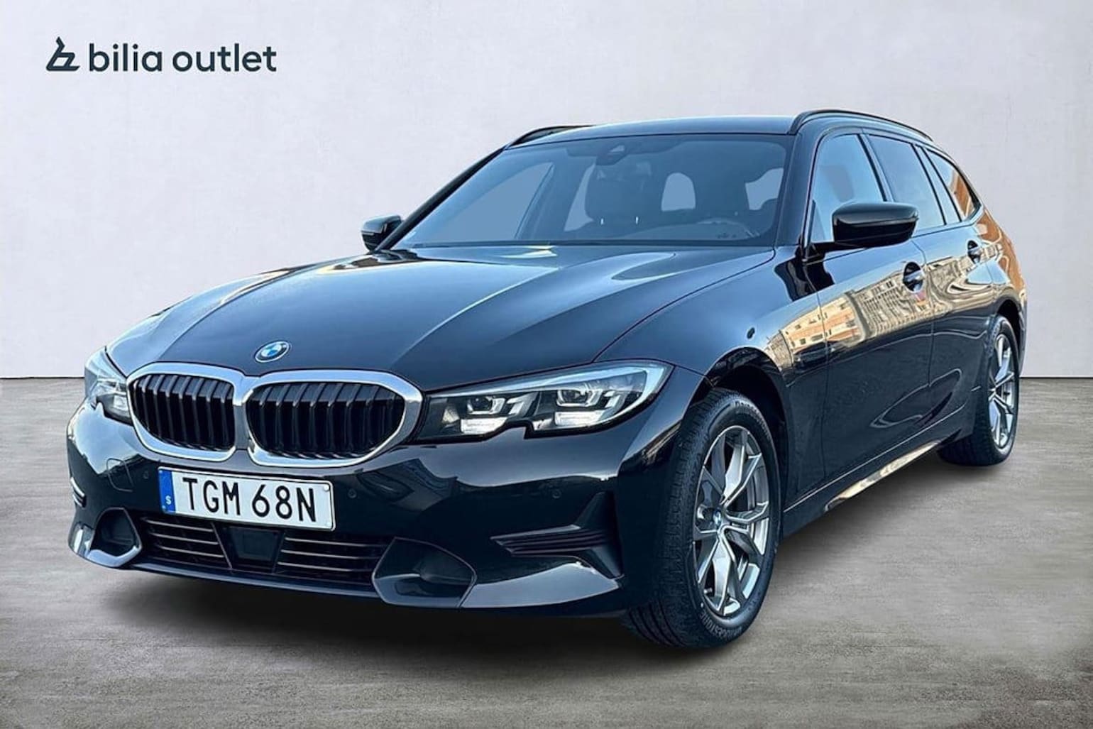 BMW 320d xDrive Touring 320 Sport line 190hk Dragkrok Värmare 2022 Svart